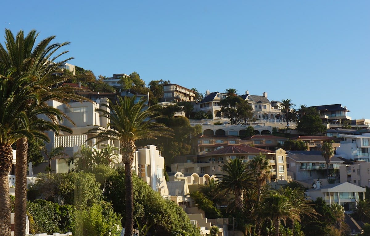 Billionaire MacKenzie Scott Is Donating Two of Her Homes to Fund ...