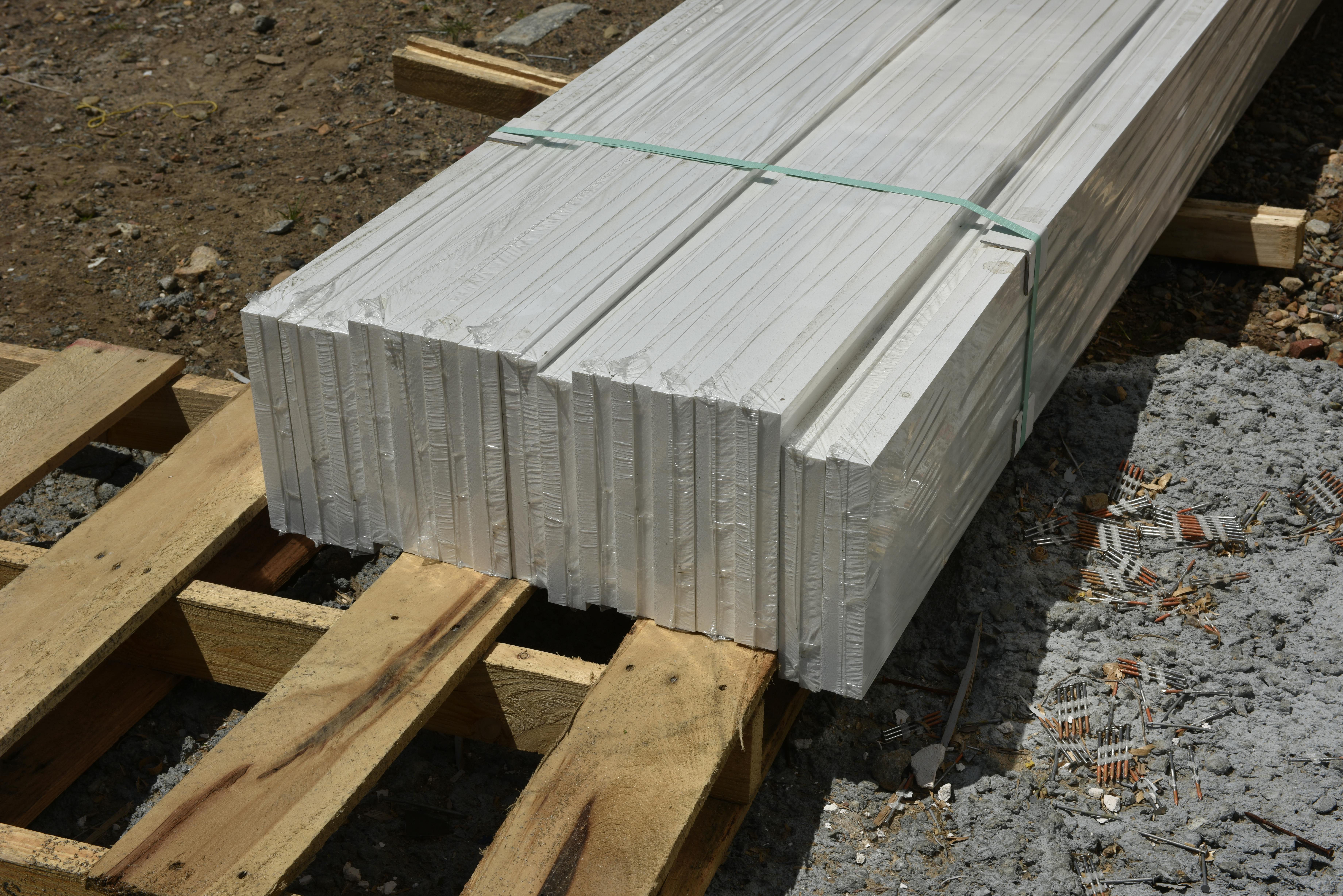 The look of wood. The ease of low maintenance. | Pro Builder